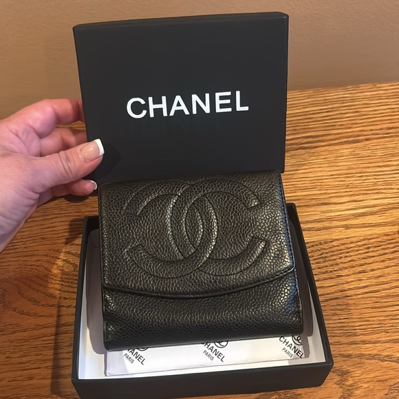 CHANEL | Accessories | Chanel Vintage Black Caviar Bifold Wallet Comes ...